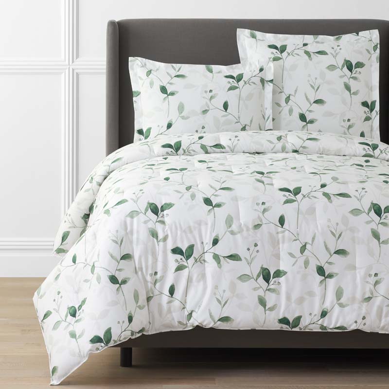 Botanic Meadow Premium Smooth Wrinkle-Free Sateen Comforter - Evergreen ...